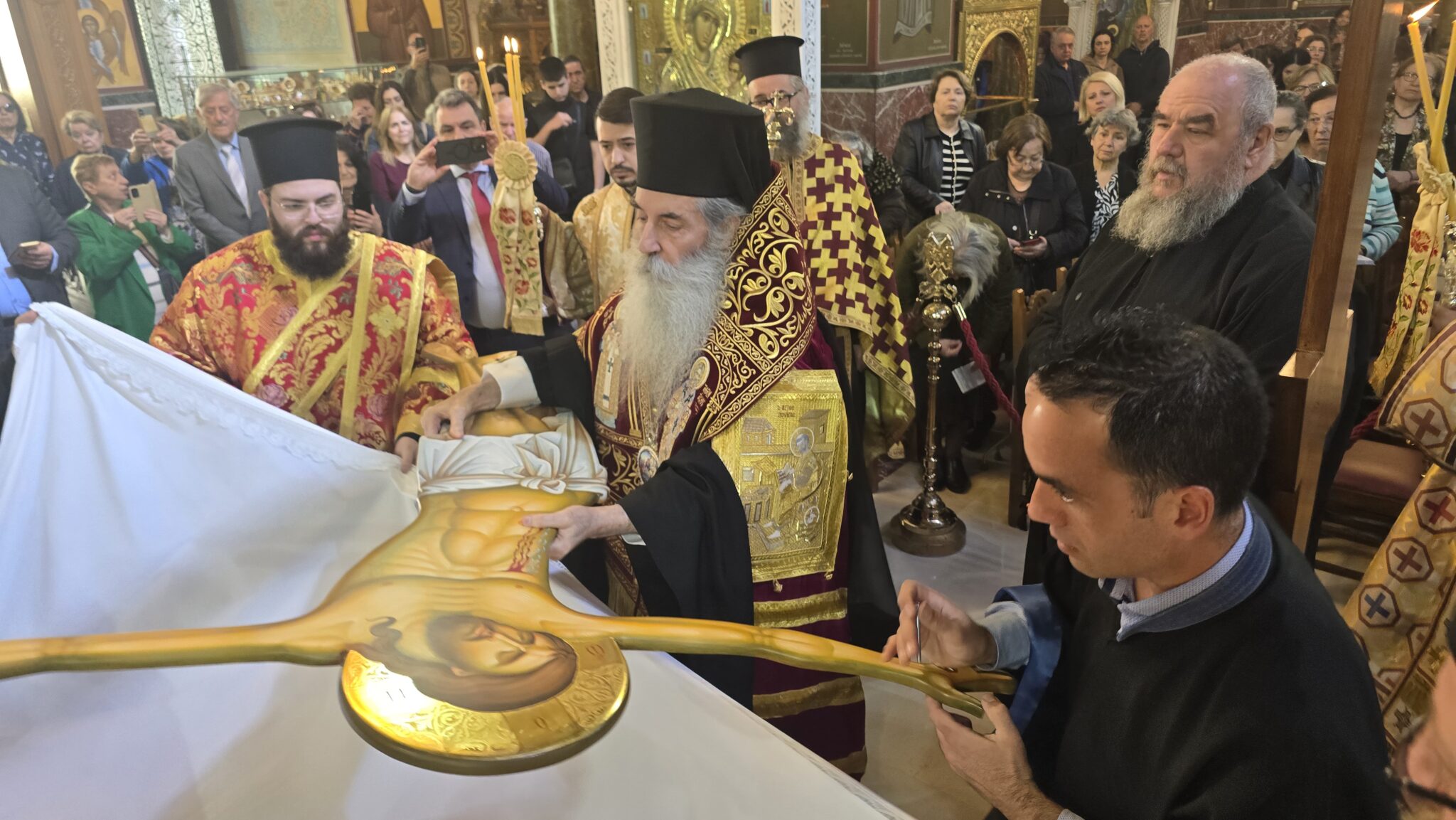 Πειραιώς Σεραφείμ: Ο Σταυρός είναι η απόλυτη πράξη ελευθερίας και ...
