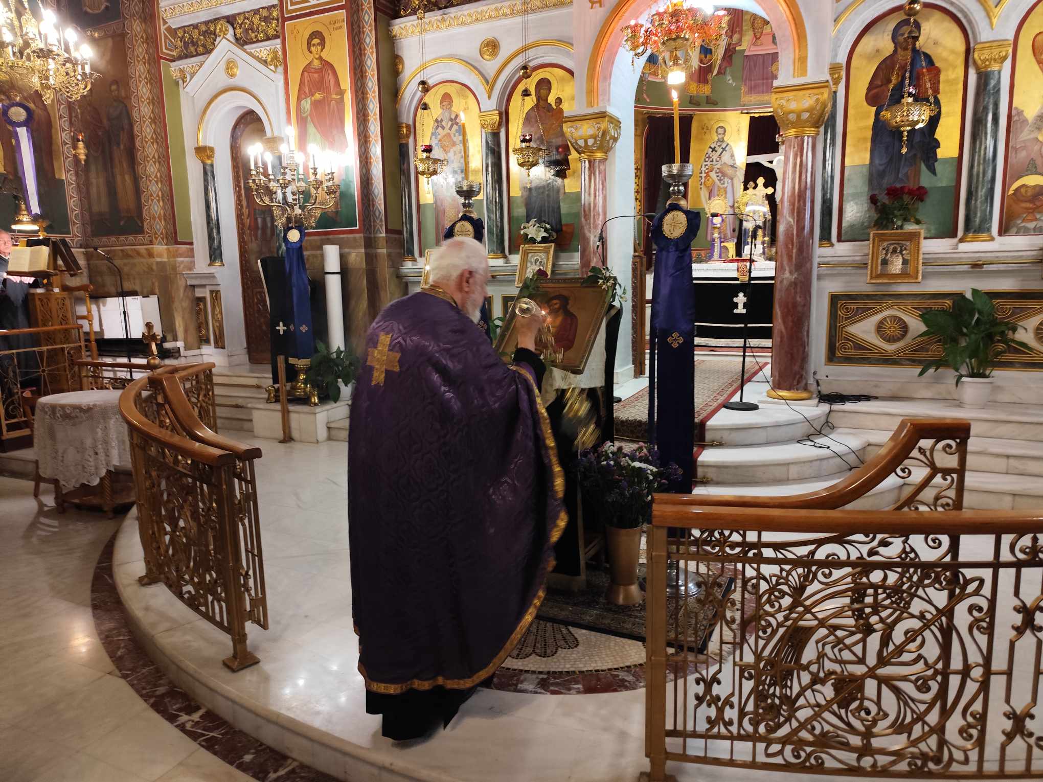 Ευλαβικός αίνος για τη Μεγάλη Δευτέρα, στον Ιερό Ναό του Αγίου ...