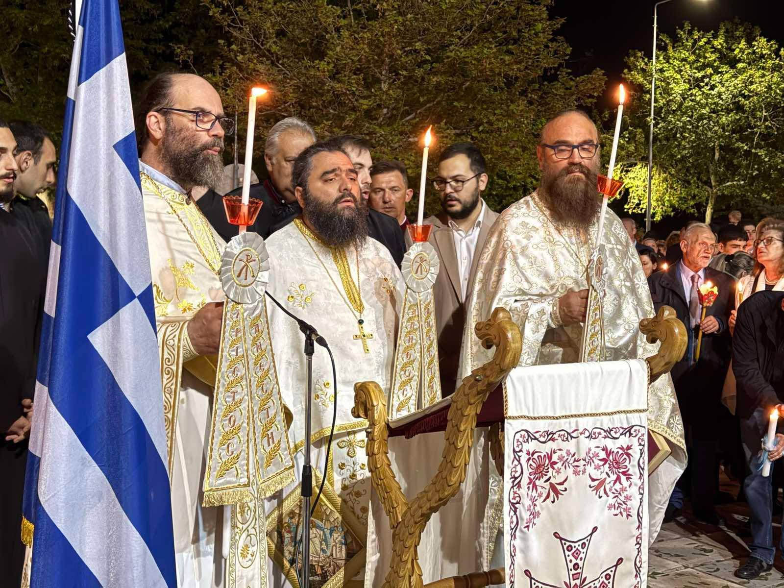 Η Ανάσταση στον Ιερό Ναό Αγίου Φωτίου του Μεγάλου - Ορθοδοξία News Agency