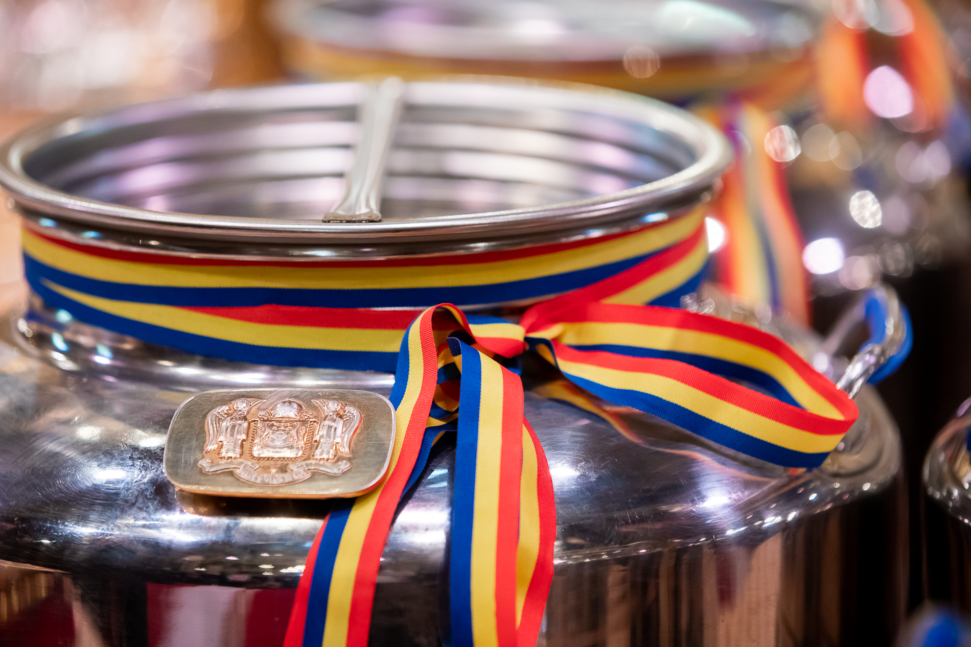 Sfințirea Marelui Mir – moment sfânt şi solemn al Centenarului ...