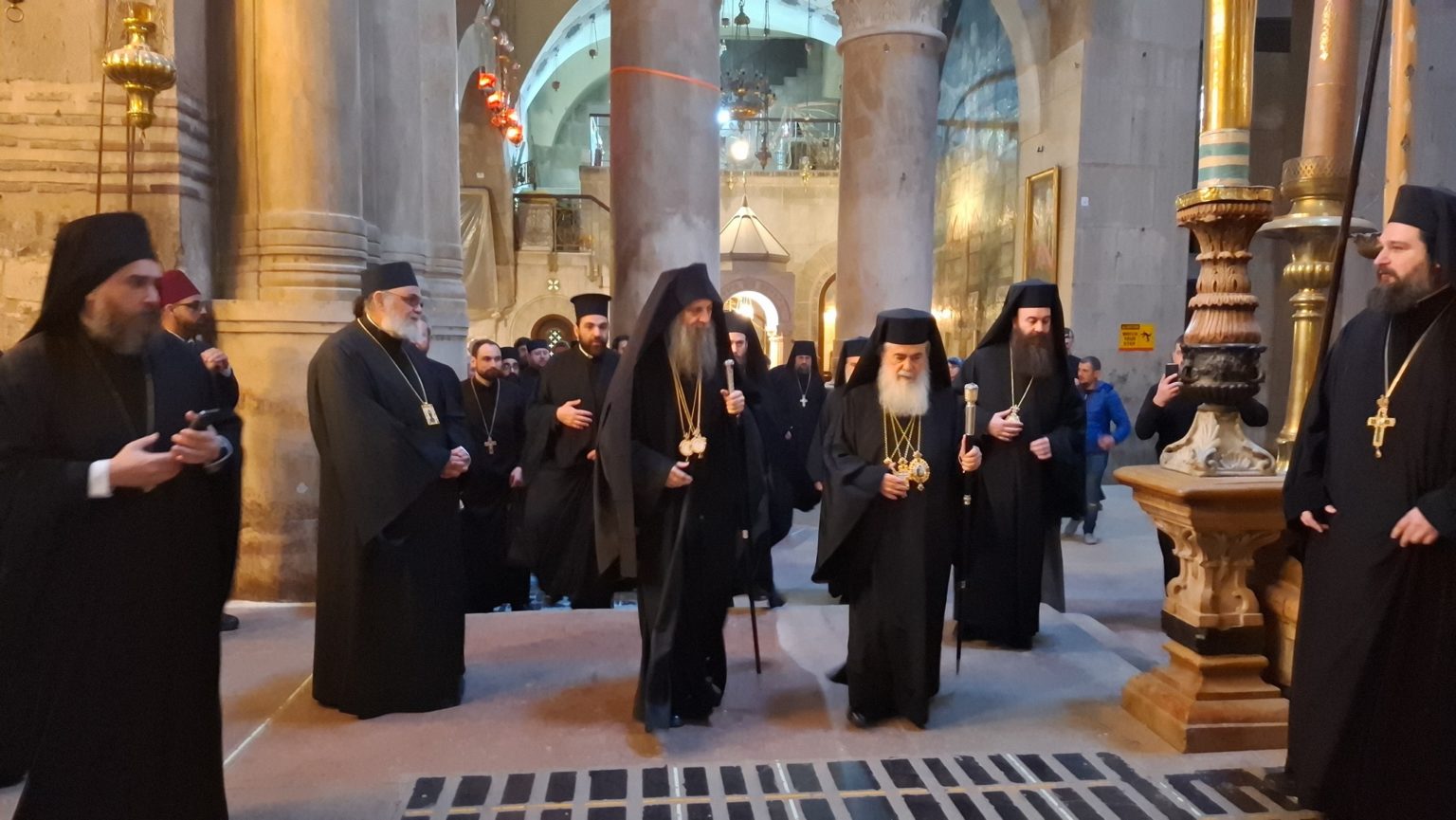 Συλλείτουργο Πατριαρχών Ιεροσολύμων και Σερβίας στον Φρικτό Γολγοθά ...