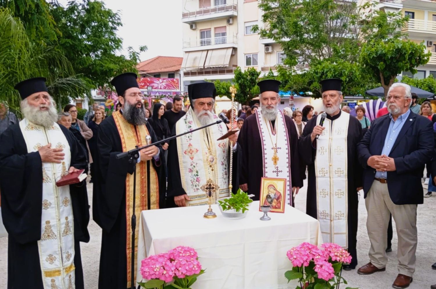 Τα εγκαίνια της της 23ης Πανηλειακής Ανθοκομικής Έκθεσης τέλεσε ο ...