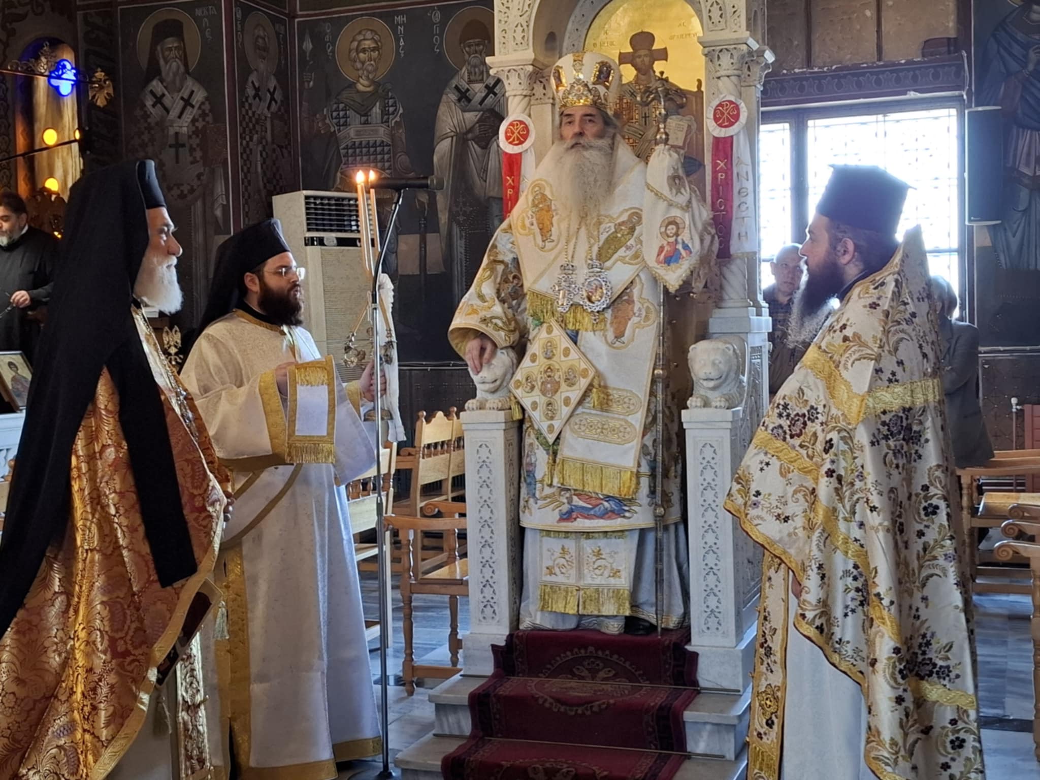 Ο Πειραιώς Σεραφείμ ιερούργησε στην Ευαγγελίστρια Αμαρύνθου - Ορθοδοξία ...