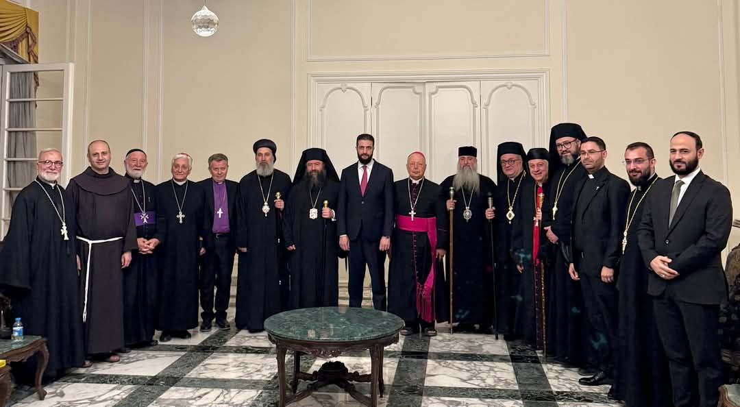 Ο Πρόεδρος της Συρίας, Αλ Σάρα, συναντήθηκε με τους Χριστιανούς ηγέτες ...