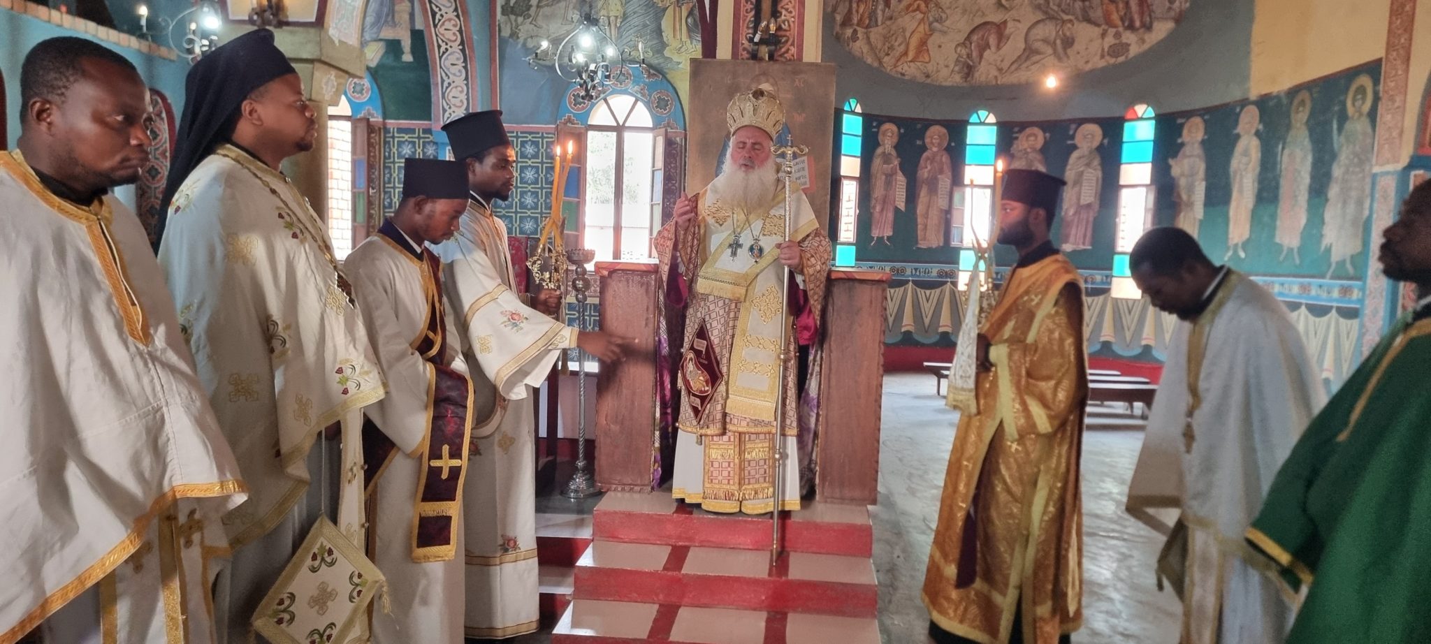 Ο Μητροπολίτης Κινσάσας στον Ιερό Ναό Αγίου Ιωάννου του Χρυσοστόμου ...