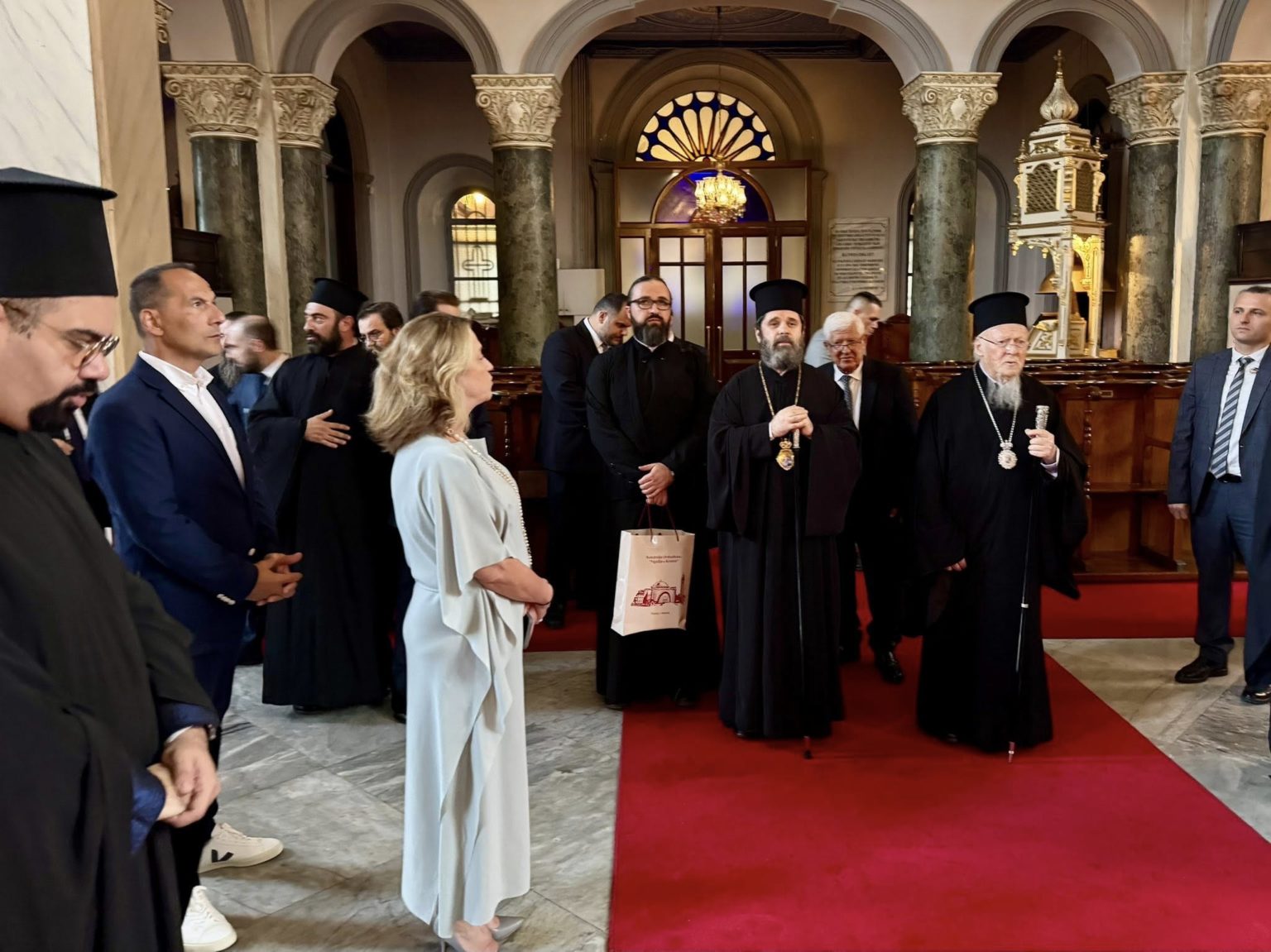 Οικουμενικός Πατριάρχης και Αρχιεπίσκοπος Αλβανίας στις Κοινότητες του ...