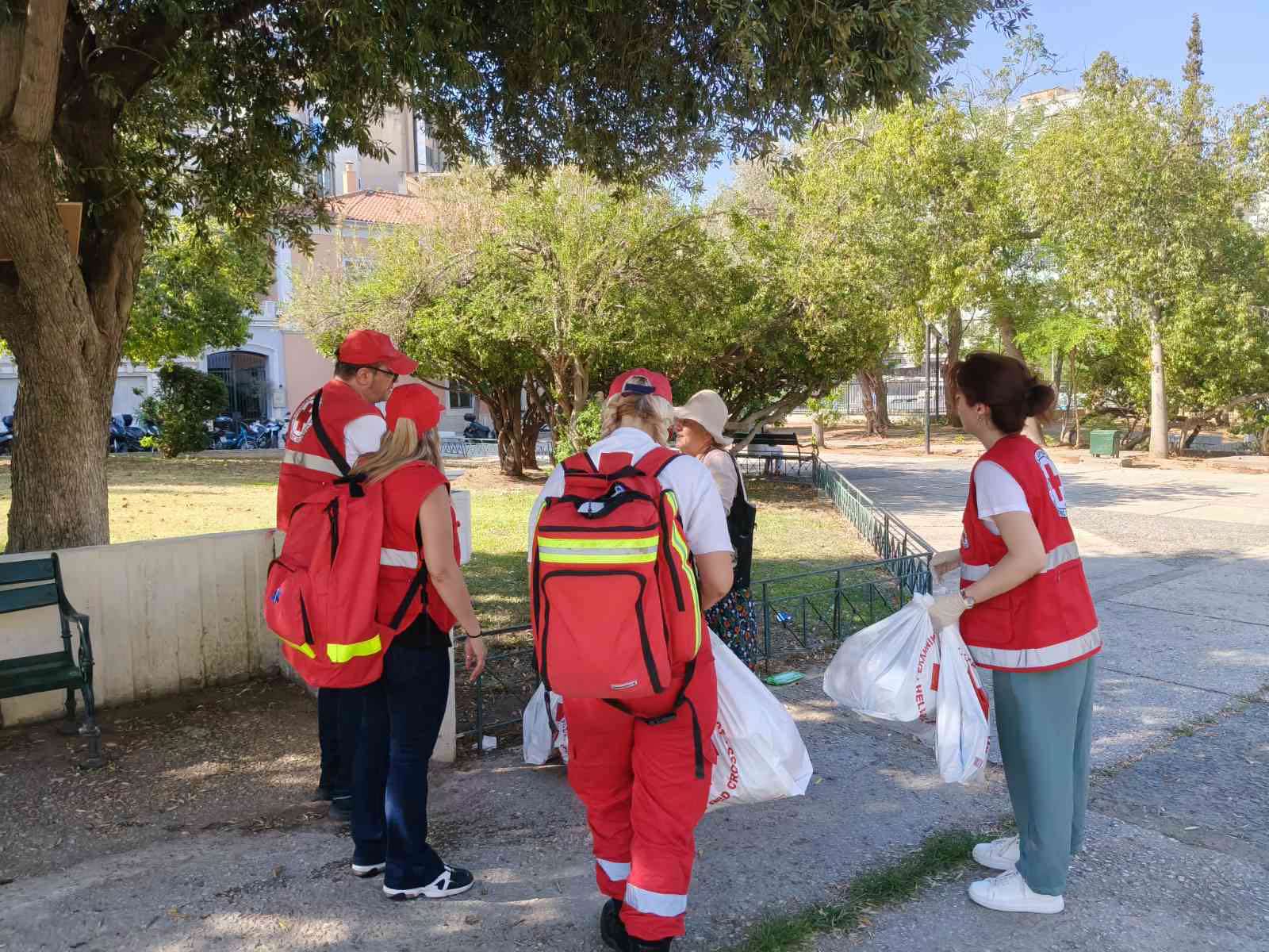 Ο Ελληνικός Ερυθρός Σταυρός ενίσχυσε τους άστεγους συνανθρώπους μας εν ...