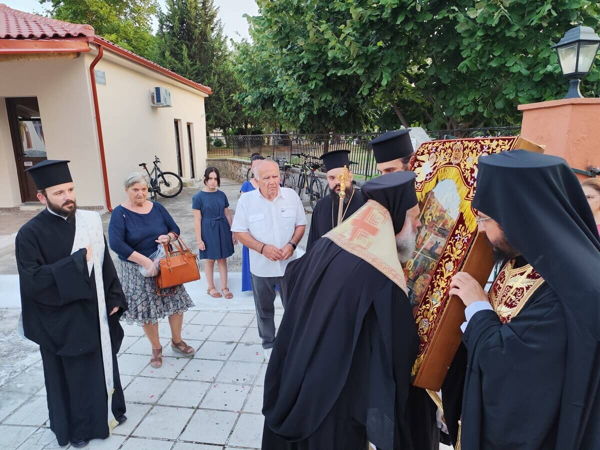 Πανηγυρική υποδοχή της θαυματουργού δίζωνης εικόνας της Παναγίας στον Ι ...
