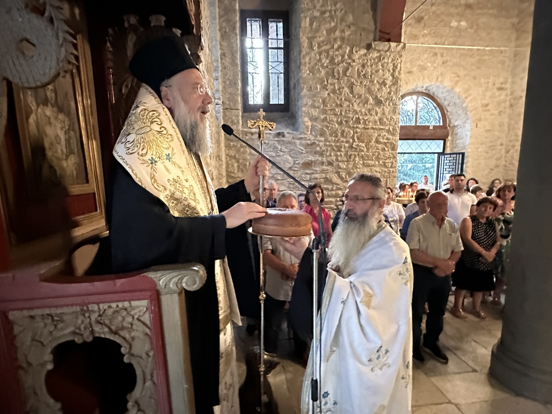 Ο Μητροπολίτης Τρίκκης στον πανηγυρίζοντα Ιερό Ναό Προφήτου Ηλιού στο ...