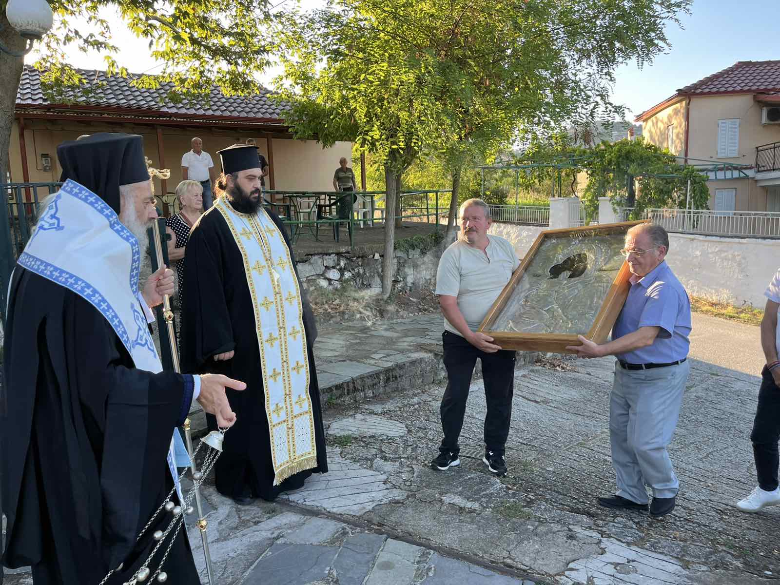 Υποδοχή Ιεράς Εικόνος της Παναγίας Γλυκοφιλούσης στη Λοξάδα Καρδίτσας ...