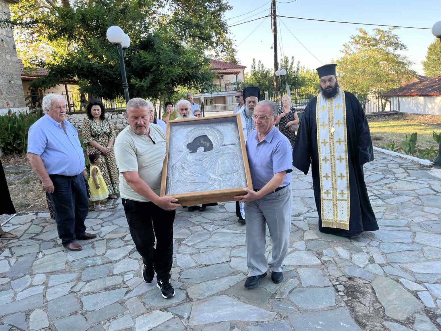 Υποδοχή Ιεράς Εικόνος της Παναγίας Γλυκοφιλούσης στη Λοξάδα Καρδίτσας ...