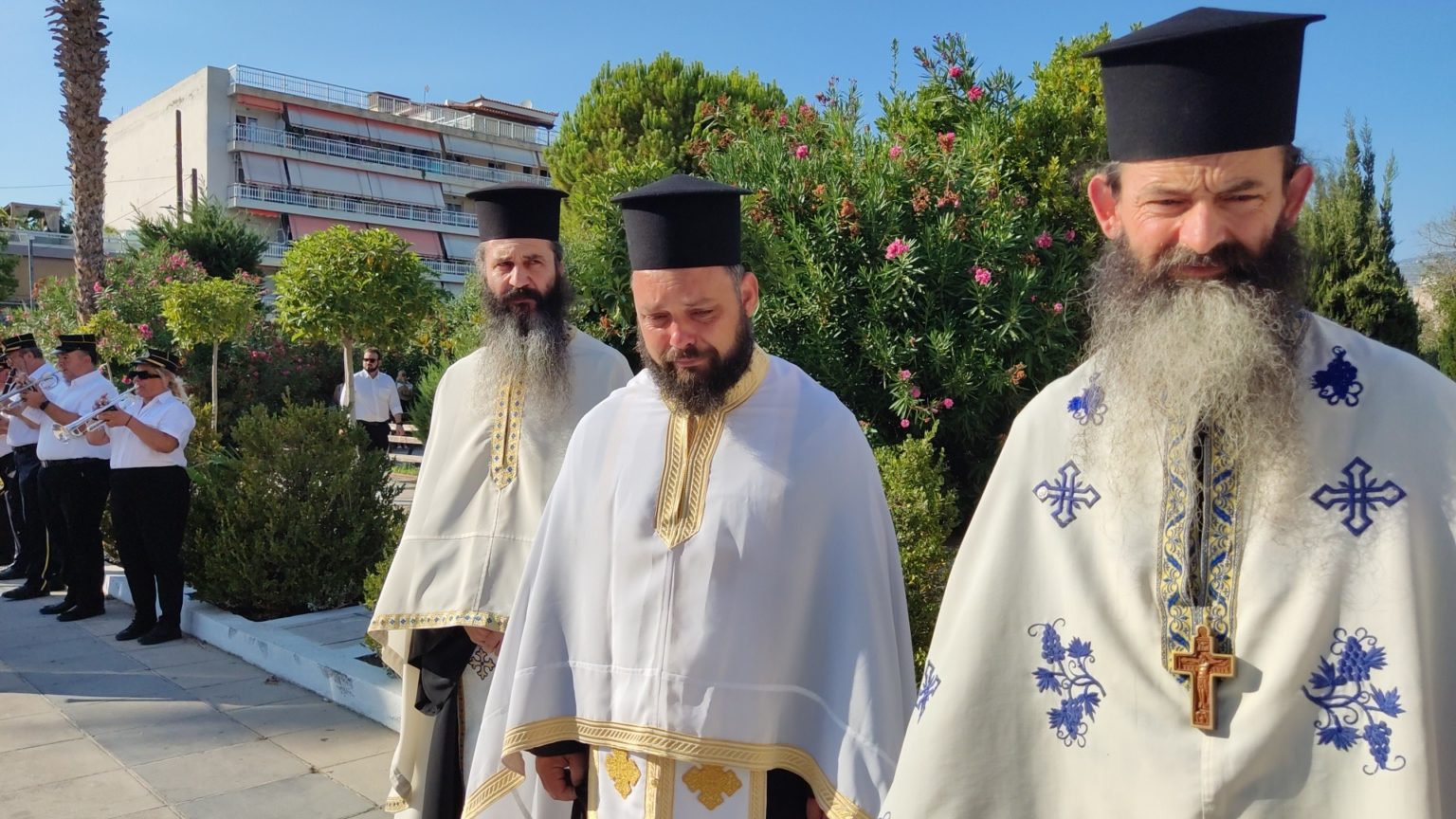 Σε λαϊκό προσκύνημα το σκήνωμα του μακαριστού Μητροπολίτη Κορίνθου ...