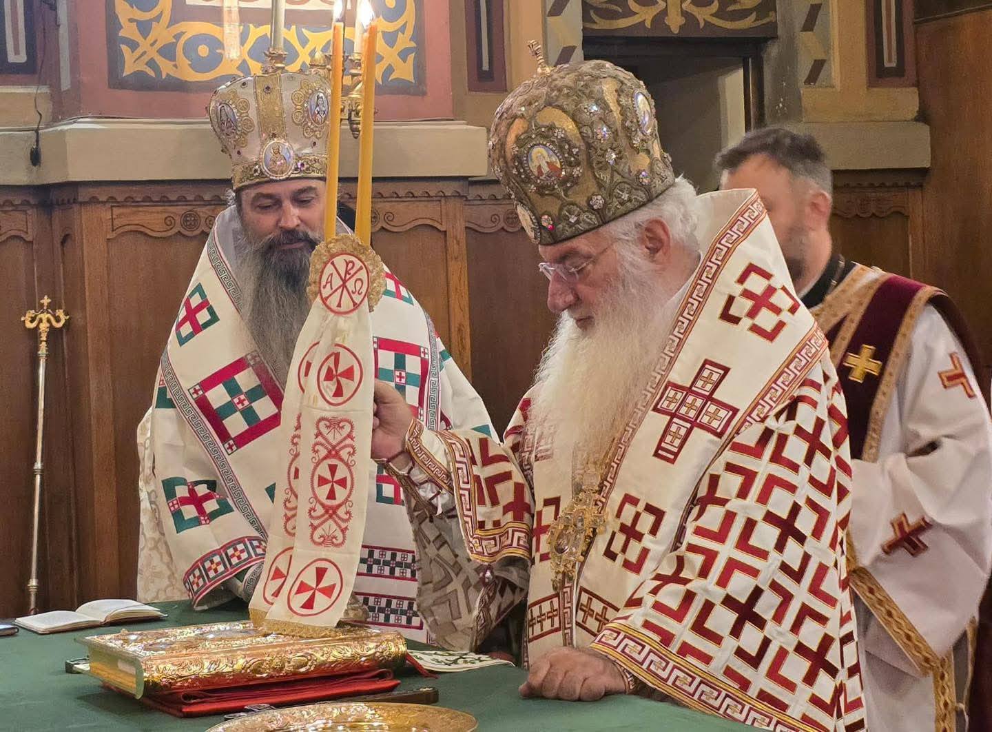 Ποιμαντική επίσκεψη του Μητροπολίτη Γέροντος Ναϊρόμπι στη Ρουμανία ...