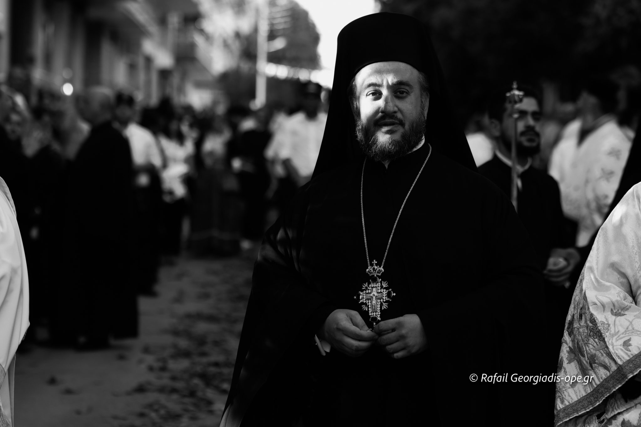 Υποδοχή του Τιμίου Σταυρού του Μ. Κωνσταντίνου στην ενορία Αγίων ...