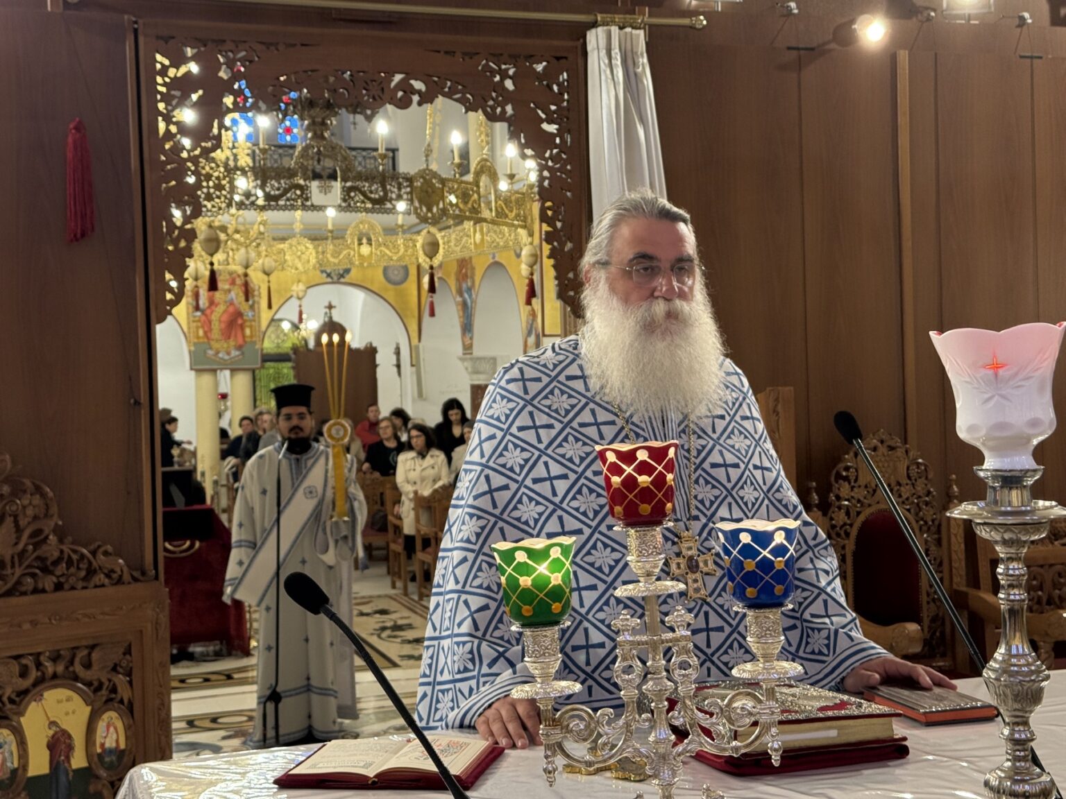 Αρχιερατική Θεία Λειτουργία στο Βαθύ Αυλίδος και Αγιασμός στο Ίδρυμα ...
