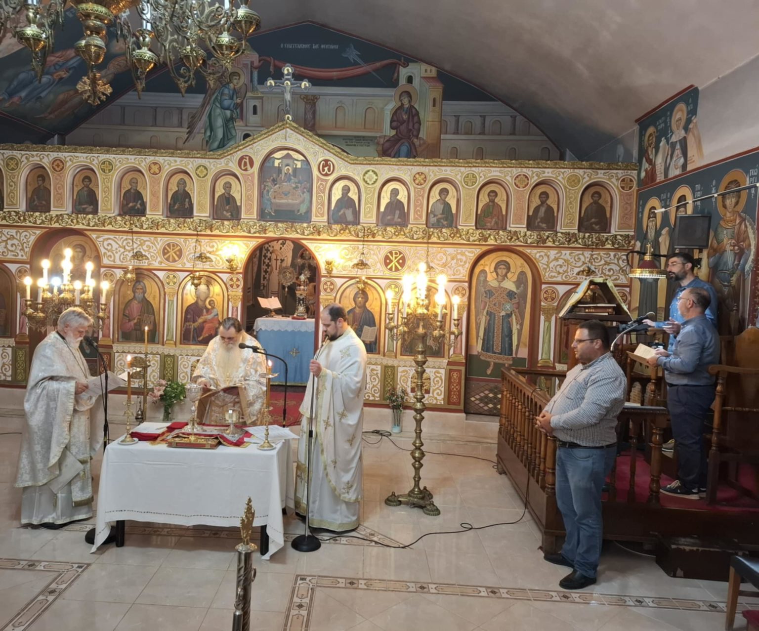 Η Θεία Λειτουργία του Αγίου Ιακώβου του Αδελφόθεου στον Ι.Ν. Αγίου ...