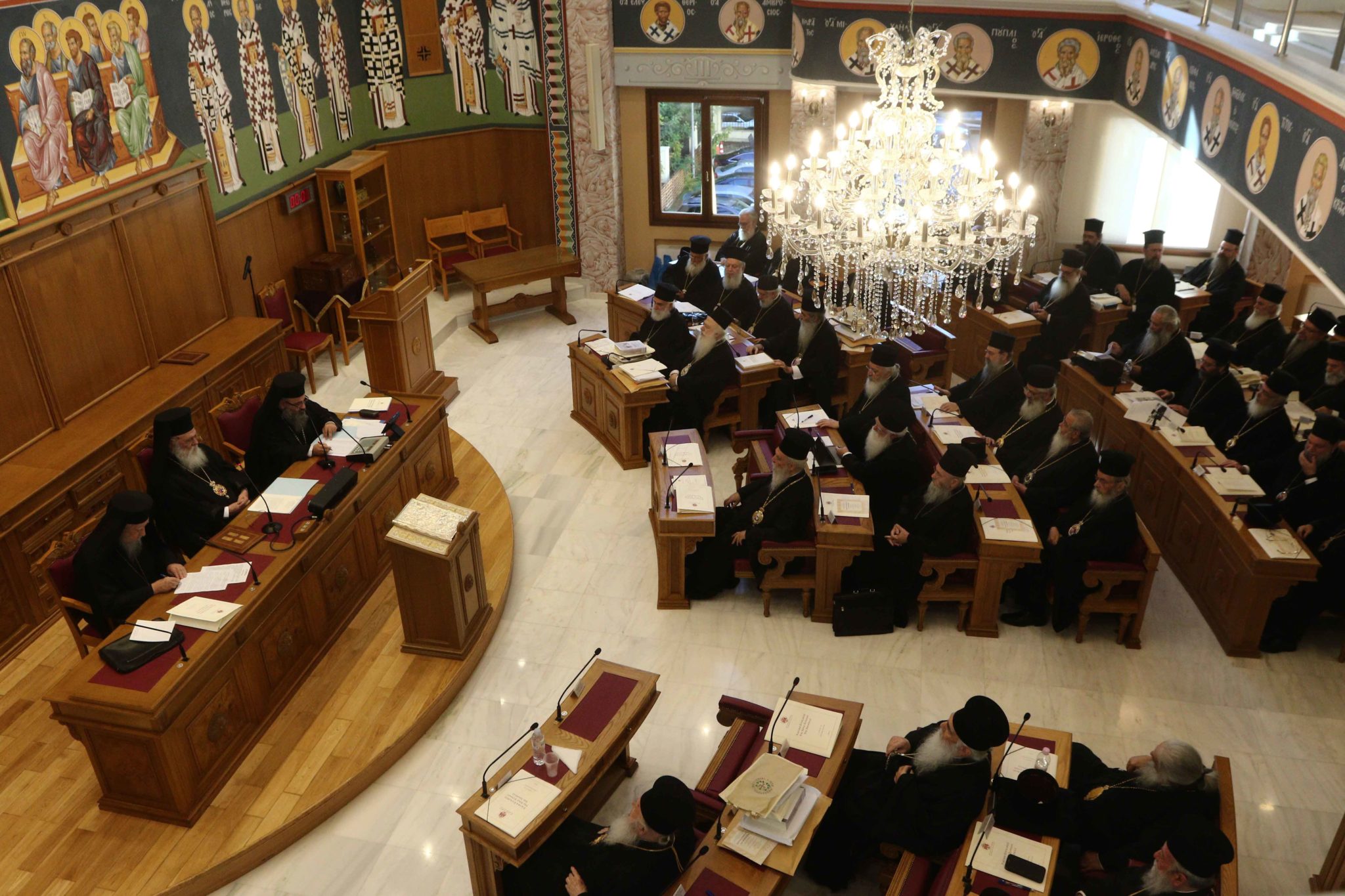 Συνεχίζονται για δεύτερη ημέρα οι εργασίες της Ιεράς Συνόδου της ...