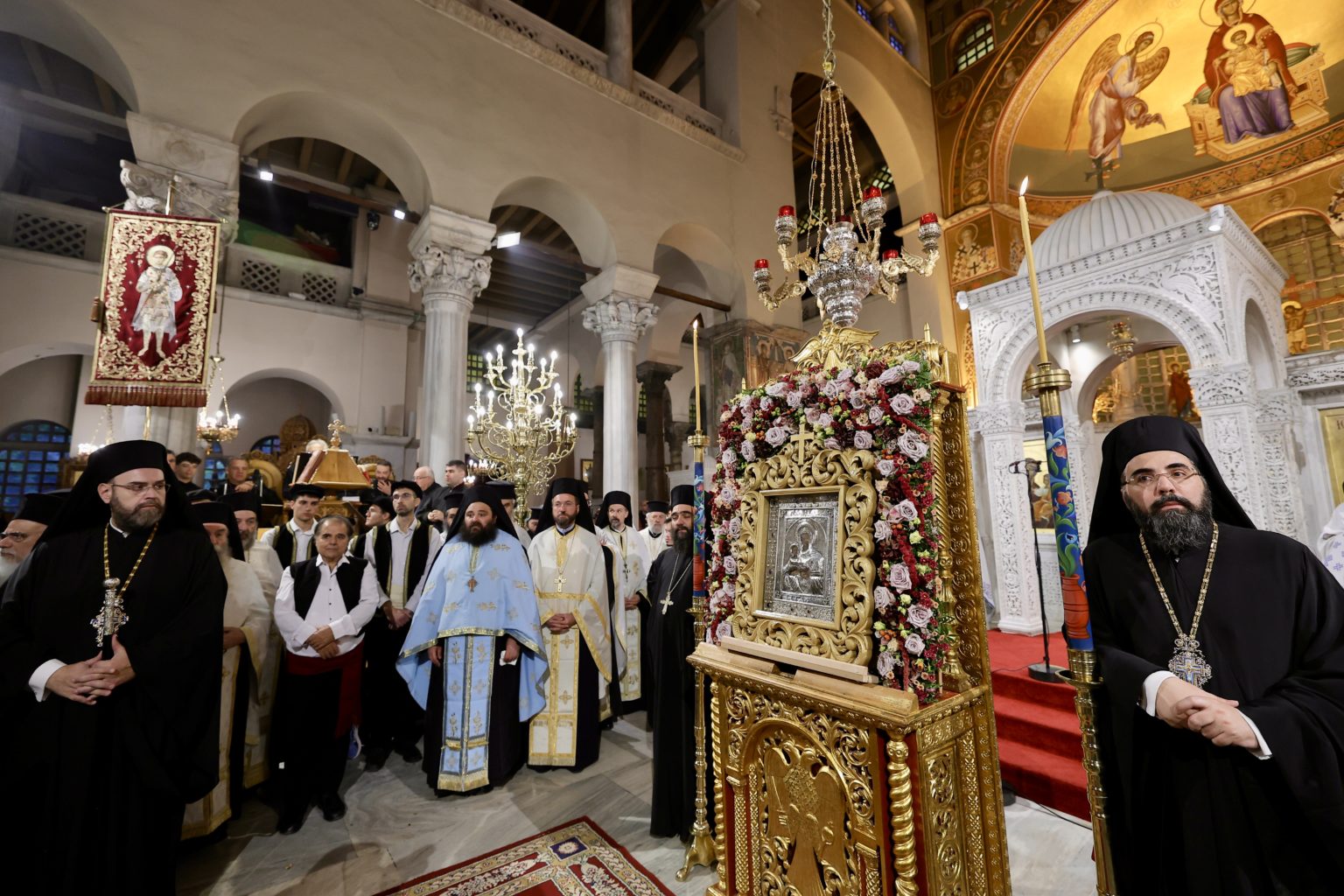 Η Θεσσαλονίκη υποδέχθηκε την Ιερά Εικόνα της Παναγίας Φανερωμένης ...