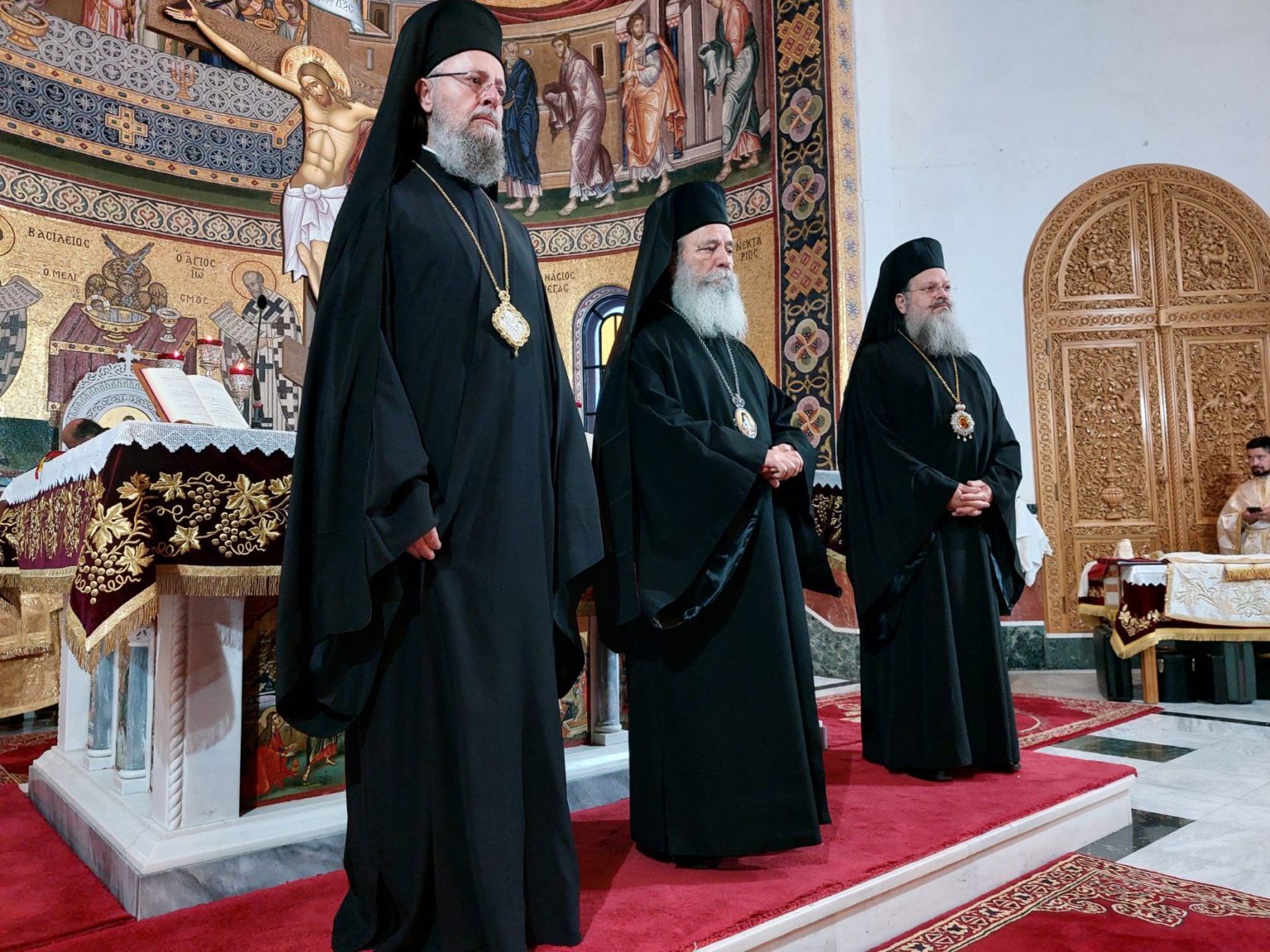 Με λαμπρότητα η πανήγυρη του Αγίου Νεκταρίου στην Αίγινα - Ορθοδοξία ...