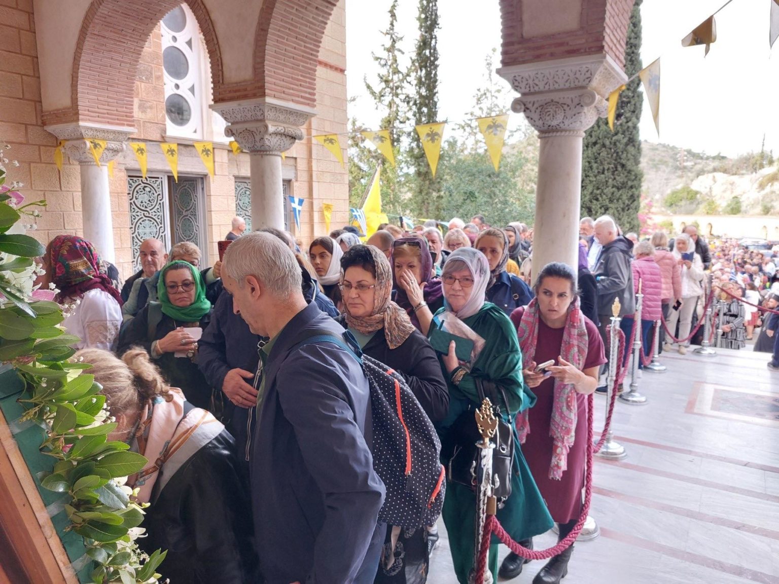 Με λαμπρότητα η πανήγυρη του Αγίου Νεκταρίου στην Αίγινα - Ορθοδοξία ...