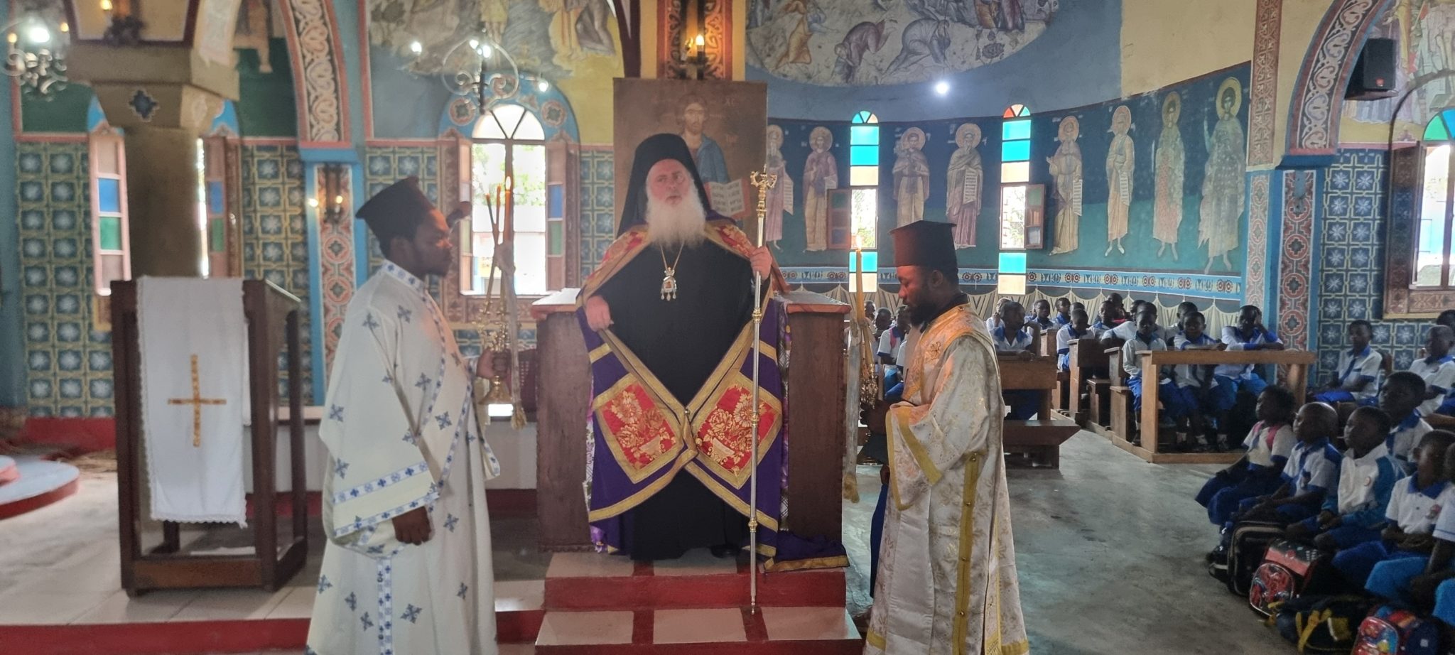 Ο Μητροπολίτης Κινσάσας στην πανηγυρίζουσα Ενορία του Αγίου Ιωάννου του ...