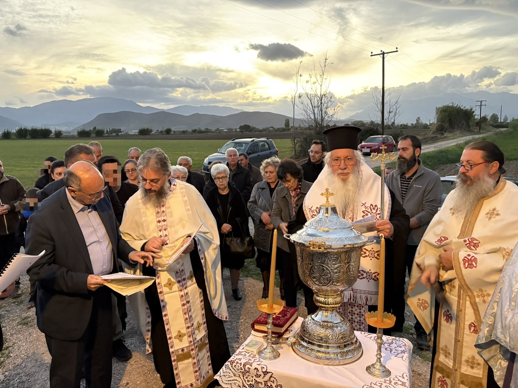 Θυρανοίξια Ιερού Παρεκκλησίου Αγίου Ιακώβου Τσαλίκη από τον Μητροπολίτη ...