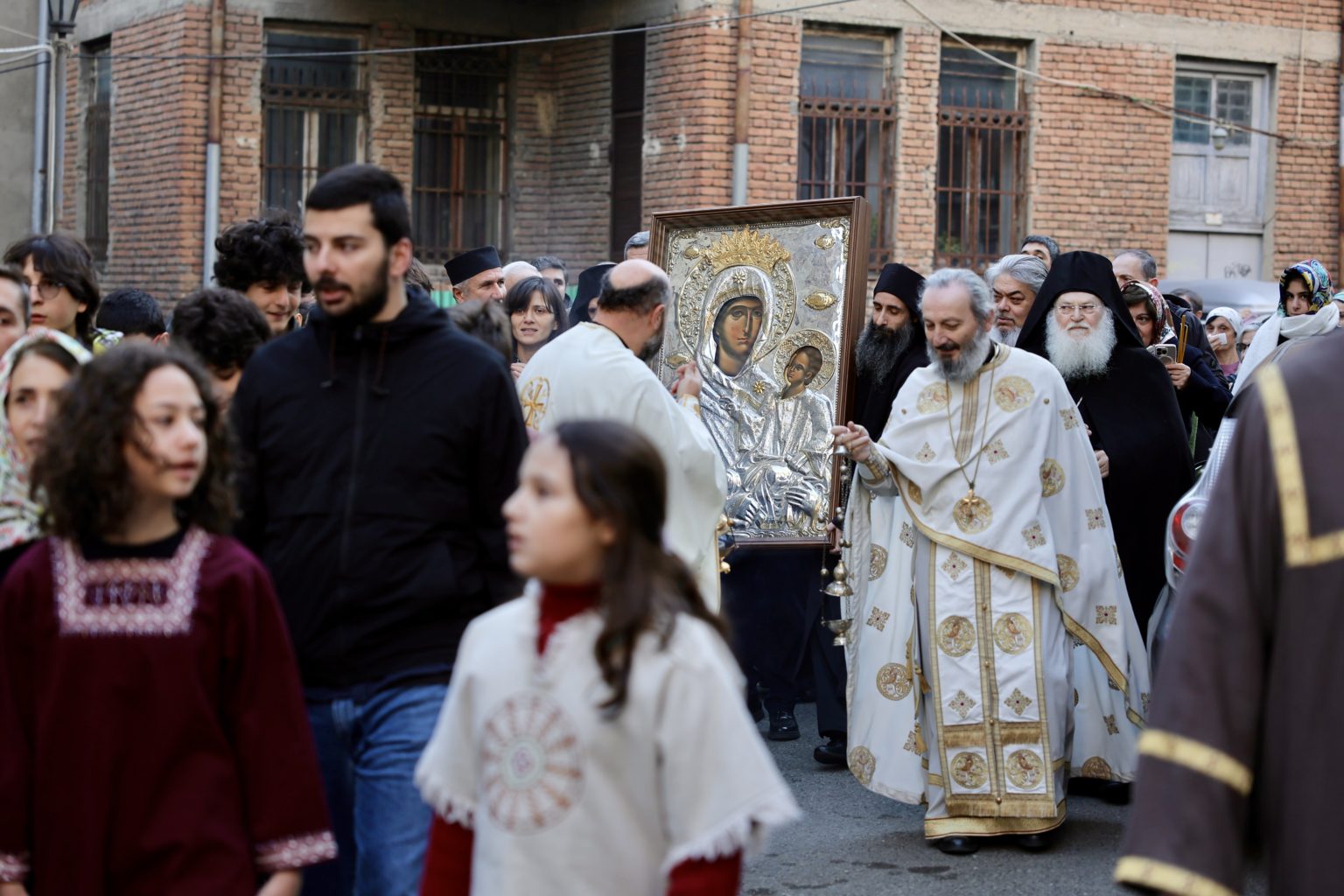 Η Εικόνα της Παναγίας της Εσφαγμένης από το Άγιο Όρος στο Μπλε ...