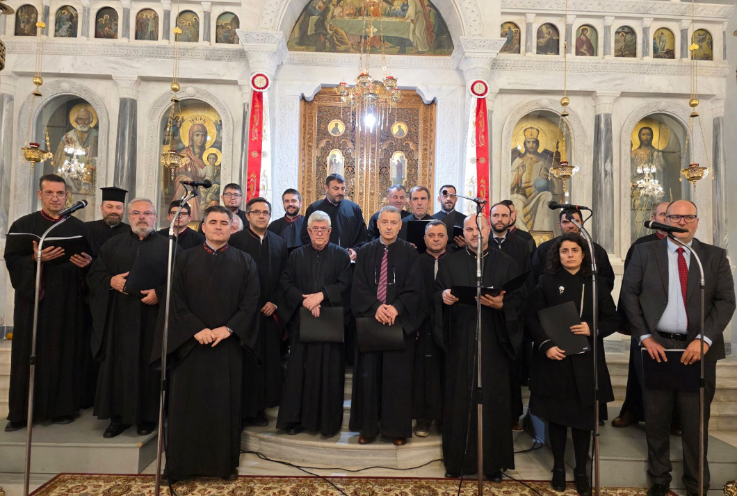 Με βυζαντινούς ύμνους και κάλαντα πλημμύρισε ο Μητροπολιτικός Ι.Ν ...