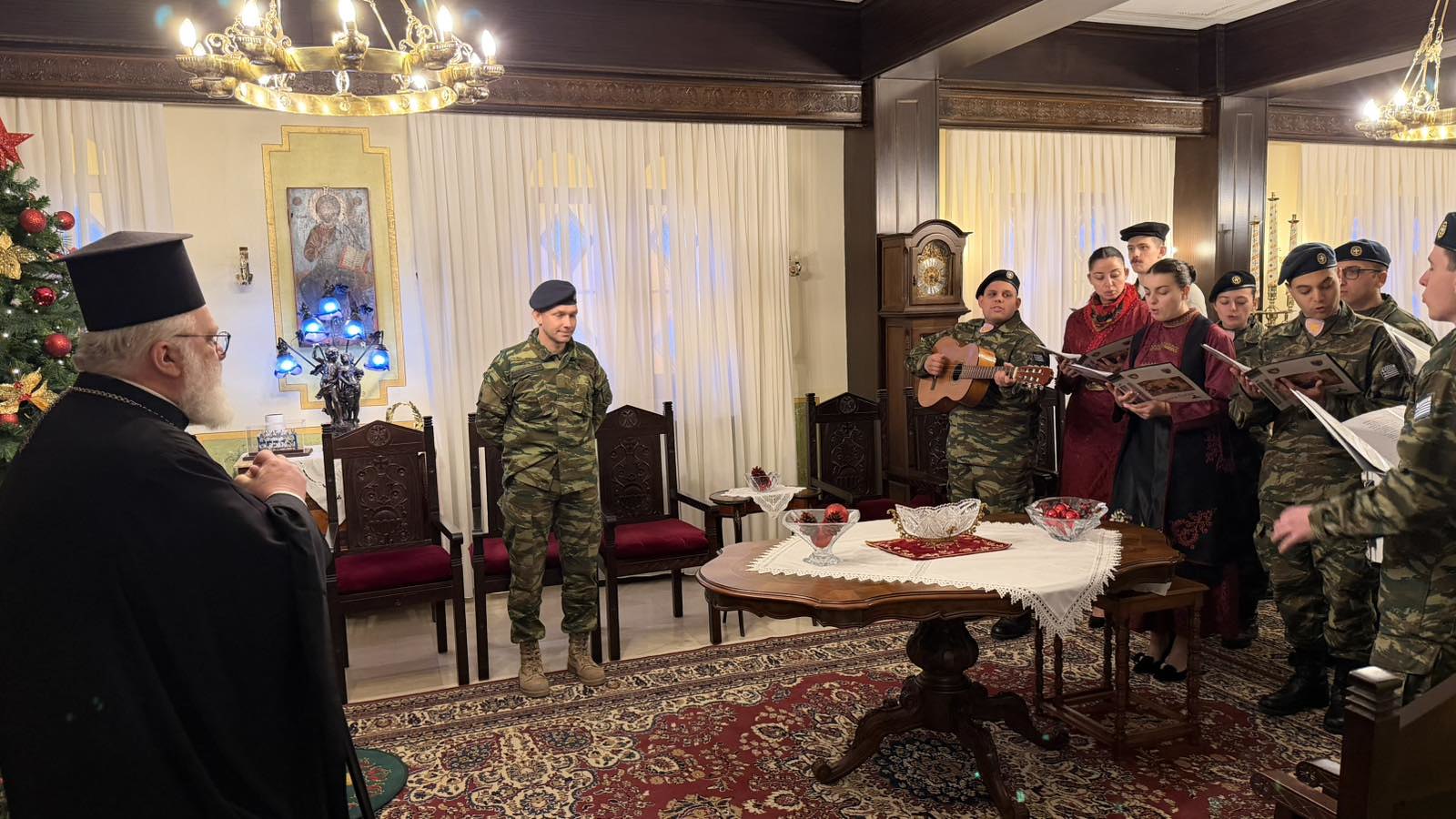 Κάλαντα Χριστουγέννων και μελωδίες στο Επισκοπείο Διδυμοτείχου ...