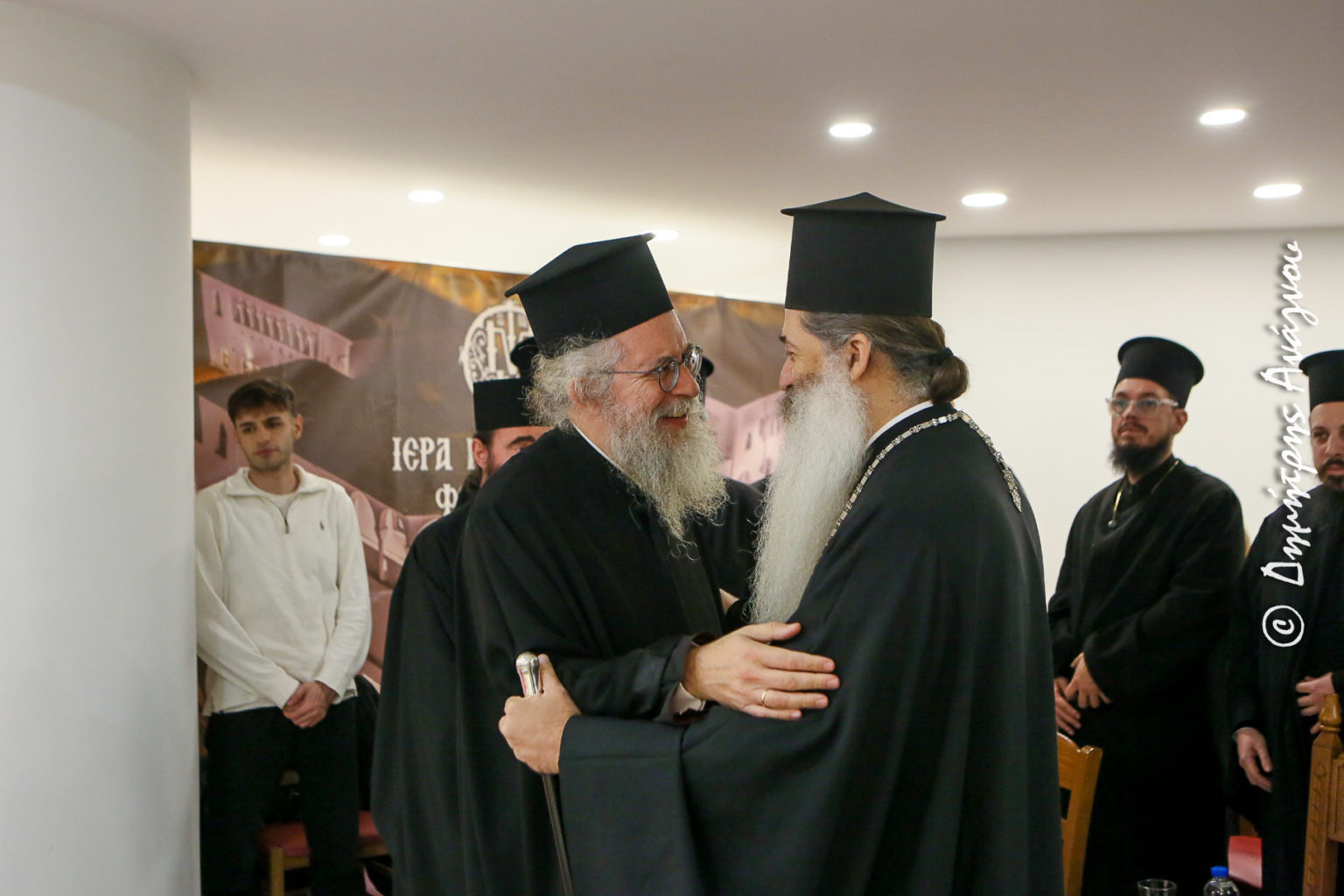 Πρωτ. π. Θεμιστοκλής Μουρτζανός: «Η γυναίκα στην παράδοση της Εκκλησίας ...