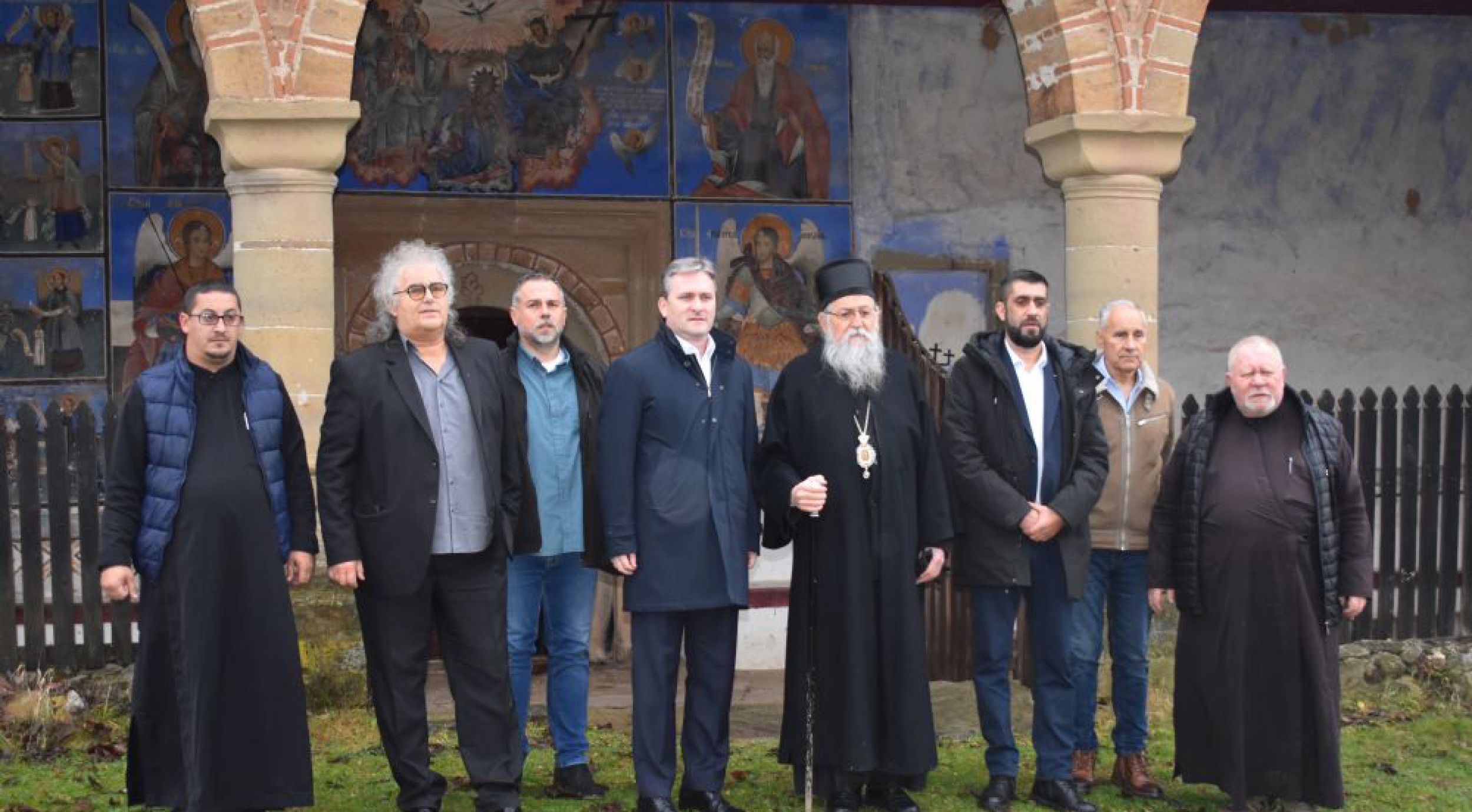 Στον ιστορικό ναό της Αγίας Τριάδας στο Ίζβορ ο Υπουργός Πολιτισμού της ...
