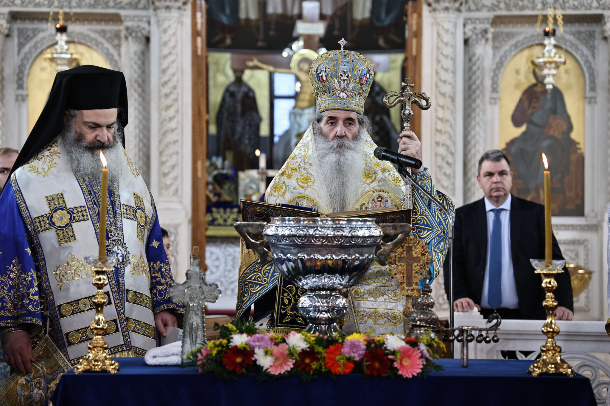 ΠΕΙΡΑΙΑΣ: Ο Αγιασμός των Υδάτων στο πρώτο λιμάνι της χώρας - Ορθοδοξία ...