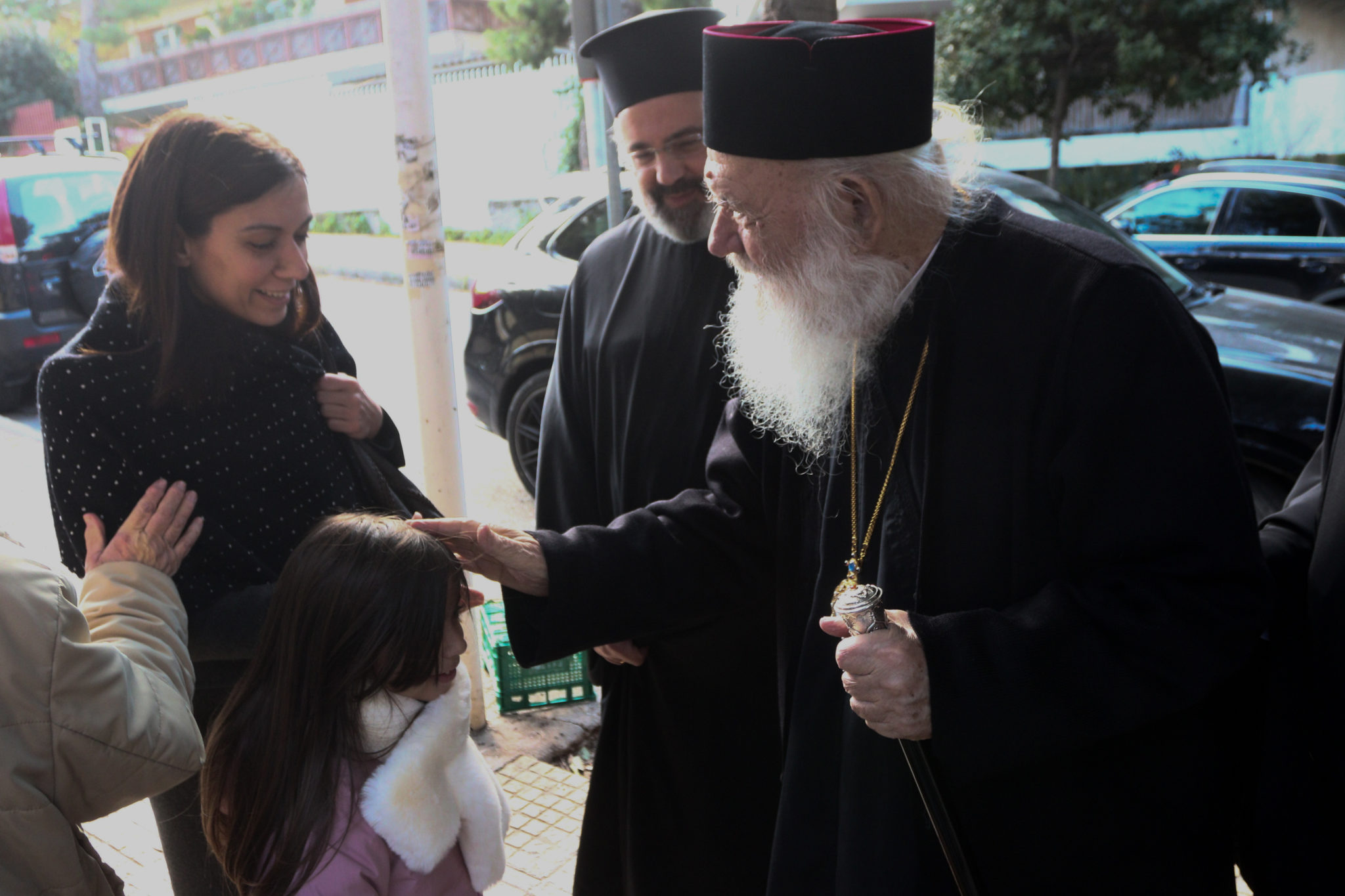 Την πρωτοχρονιάτικη Βασιλόπιτα της Στέγης Γερόντων Αγίας Παρασκευής ...