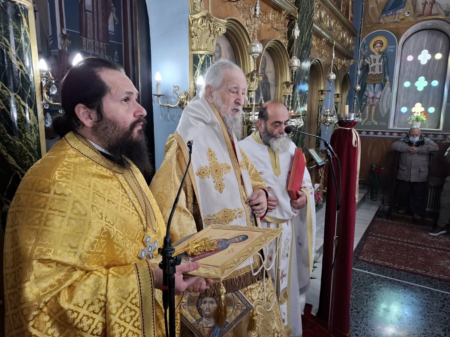 Πρωτοχρονιάτικη Θεία Λειτουργία στην Ιερά Μητρόπολη Καρυστίας και ...
