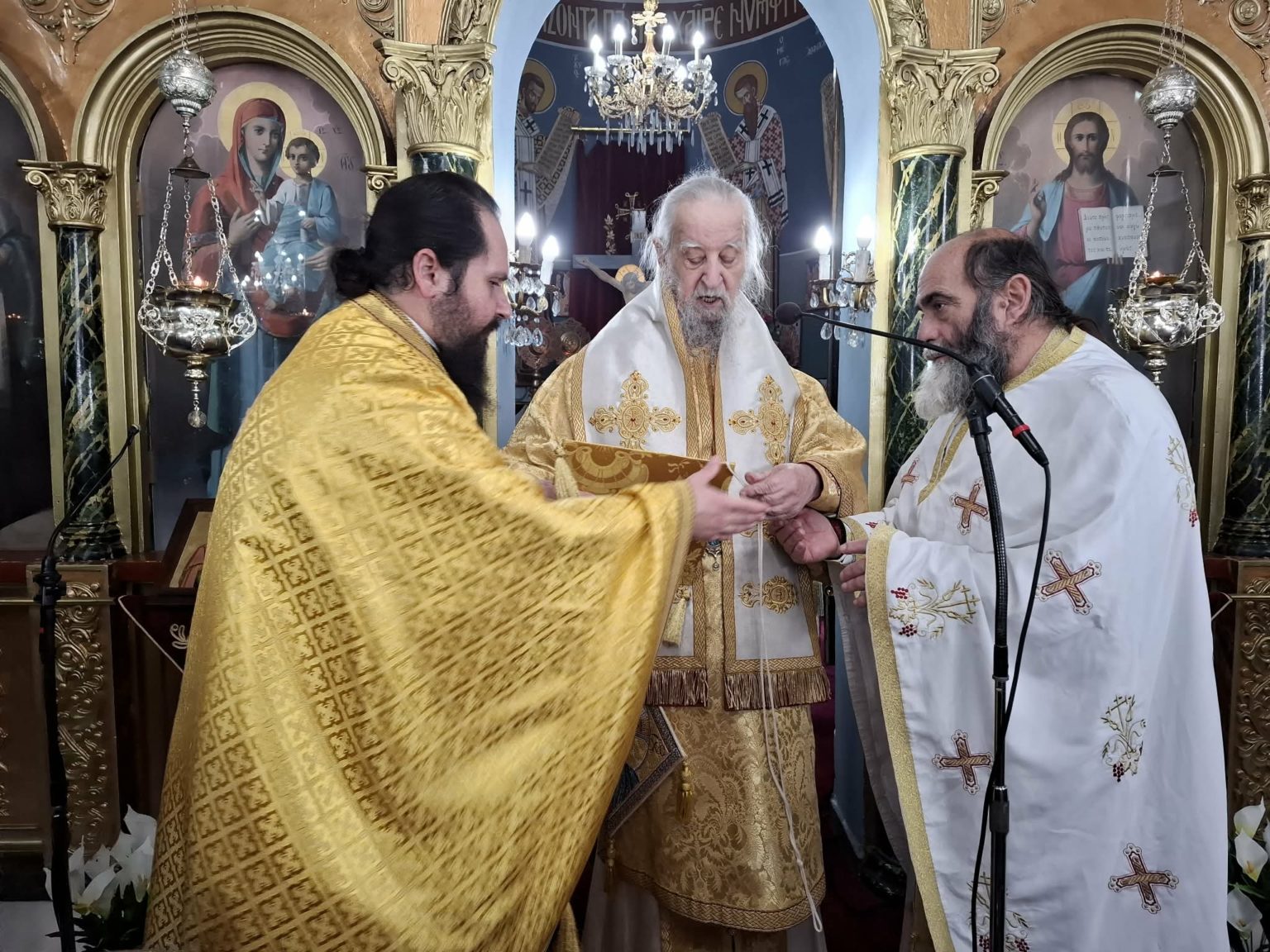 Πρωτοχρονιάτικη Θεία Λειτουργία στην Ιερά Μητρόπολη Καρυστίας και ...