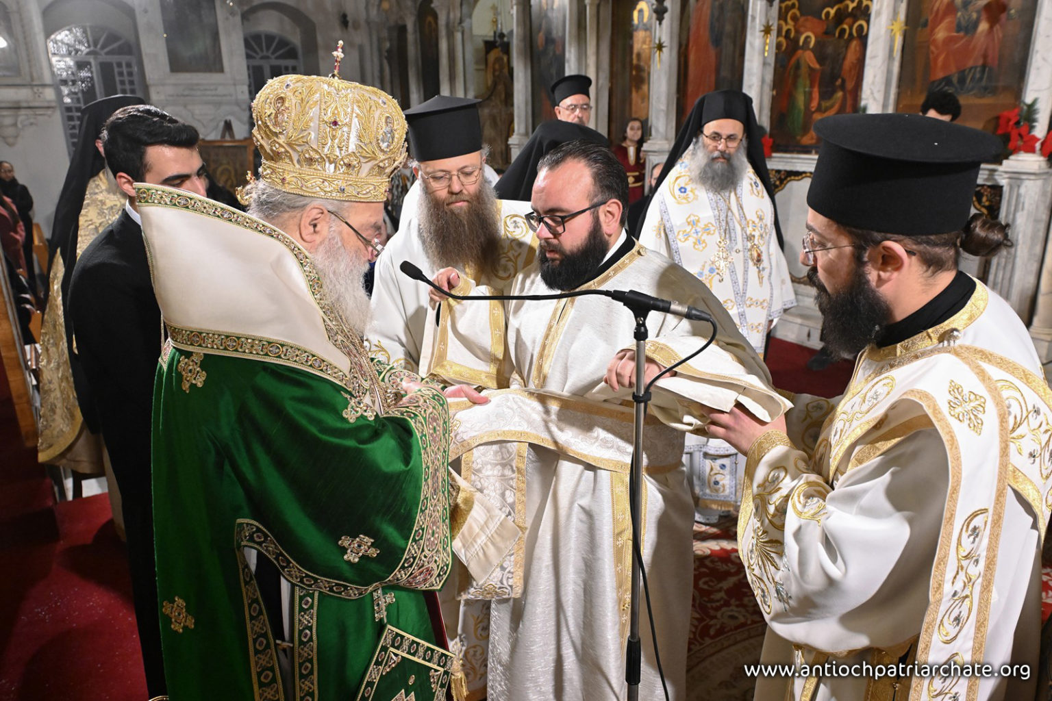 Αντιοχείας Ιωάννης: Το φως του Χριστού να φωτίσει στις ψυχές την ειρήνη ...