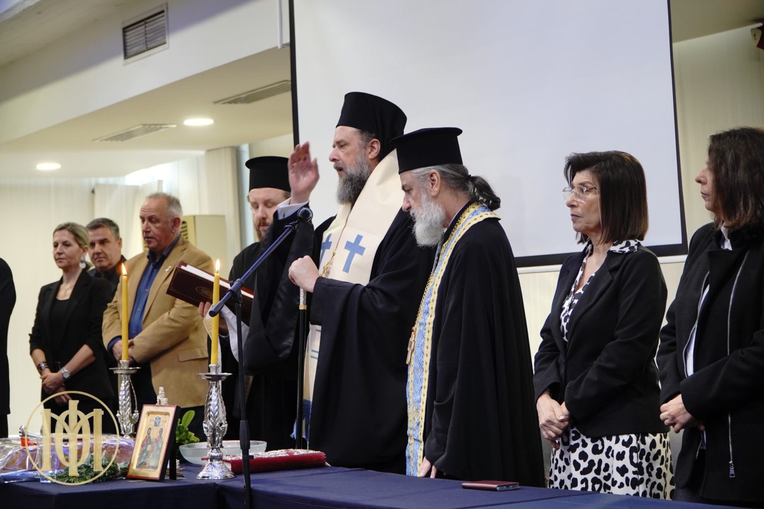 O Μητροπολίτης Θεσσαλονίκης κ. Φιλόθεος στην καθιερωμένη κοπή της ...