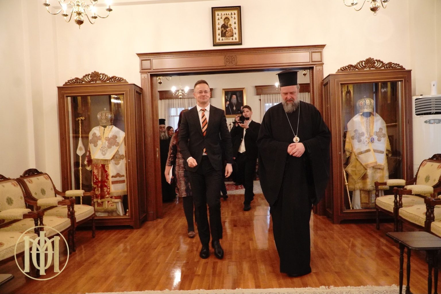 Ο Υπουργός Εξωτερικών της Ουγγαρίας στην Ιερά Μητρόπολη Θεσσαλονίκης ...