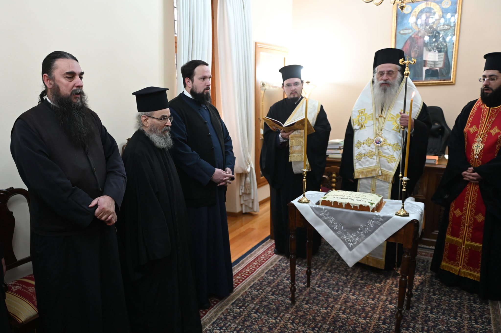 Κοπή βασιλόπιτας στα γραφεία της Ιεράς Μητροπόλεως Μαντινείας ...