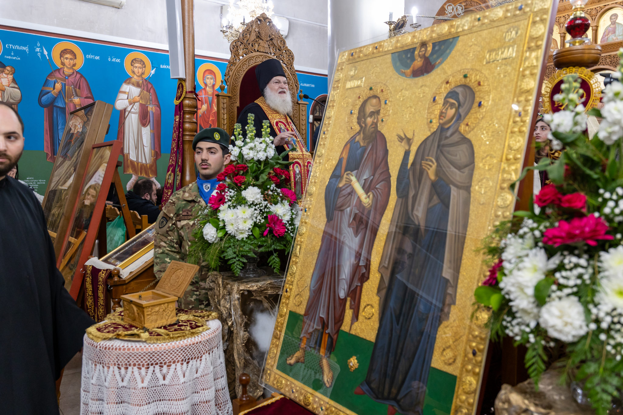 Πλήθος πιστών στην υποδοχή της Ιεράς Εικόνας της Αγίας Θέκλης στη ...